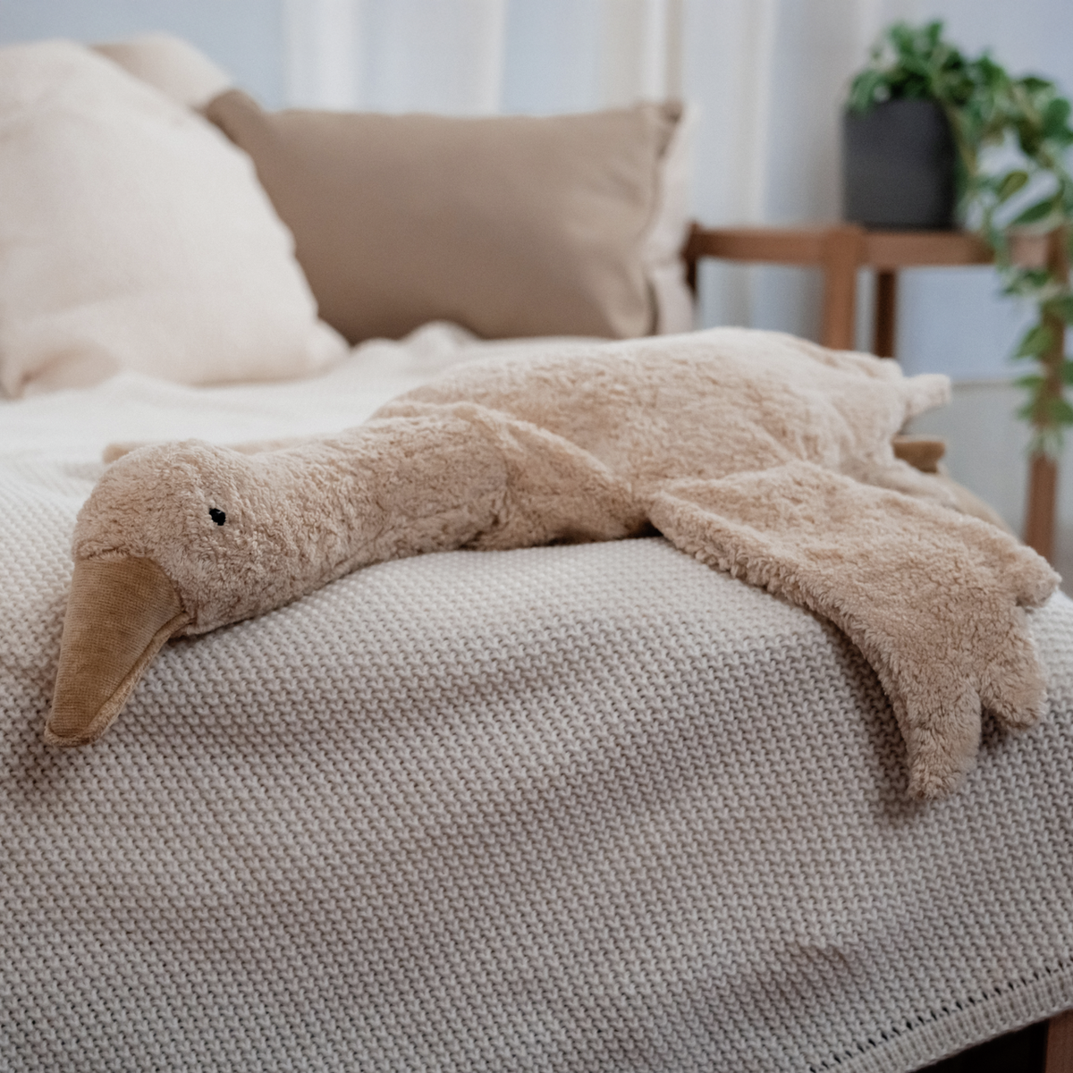 Senger Naturwelt cuddly toy goose large linen – Beluga Kids